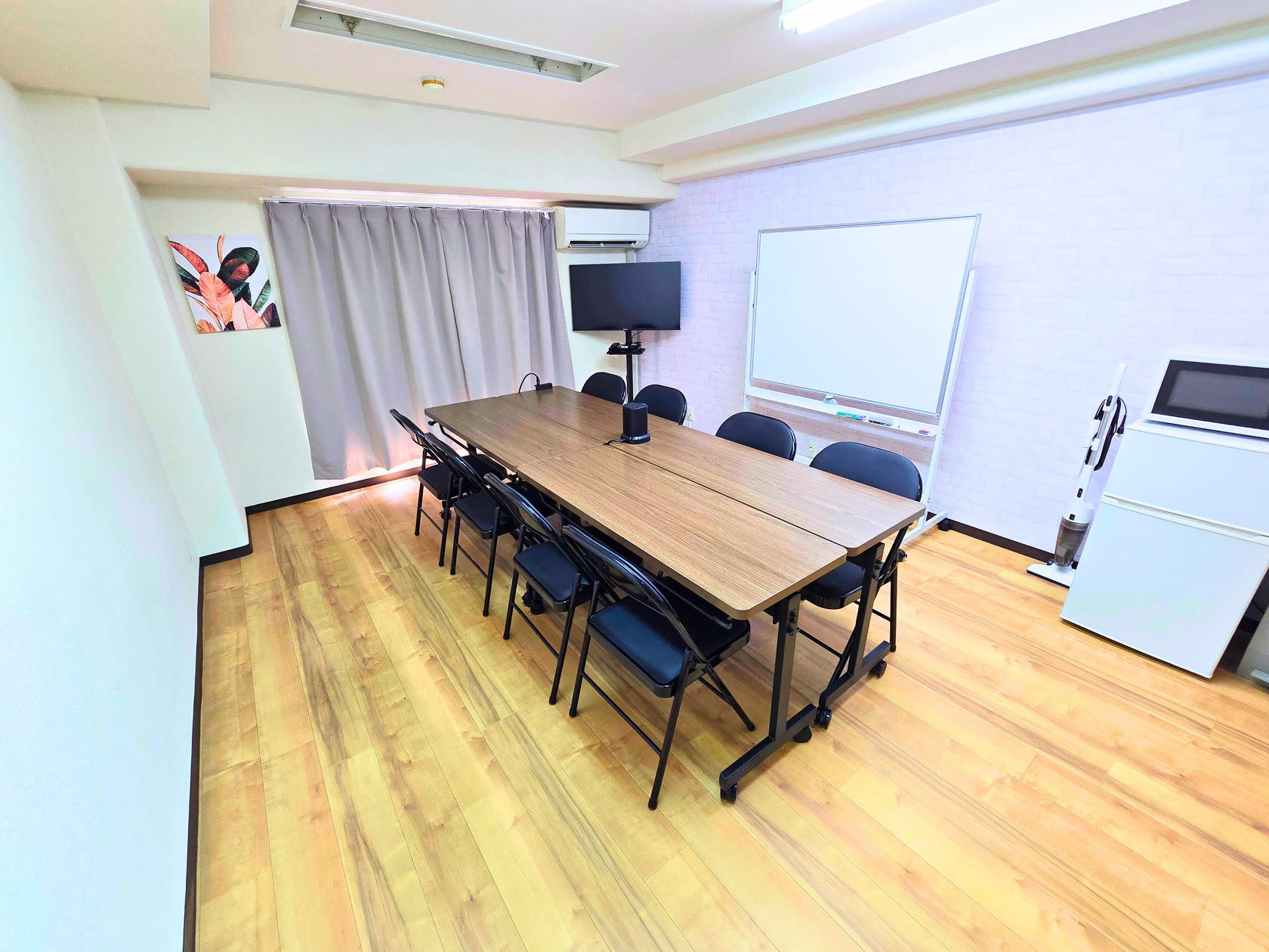 【南船場】飲食OK🍹明るく快適な完全個室🌿ホワイトボード＆モニター＆Blu-rayプレイヤー完備！会議・面接・研修におすすめの写真14