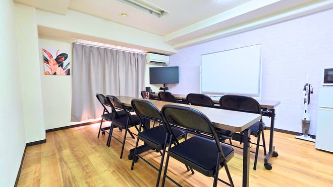 【南船場】飲食OK🍹明るく快適な完全個室🌿ホワイトボード&モニター&Blu-rayプレイヤー完備!会議・面接・研修におすすめの写真10
