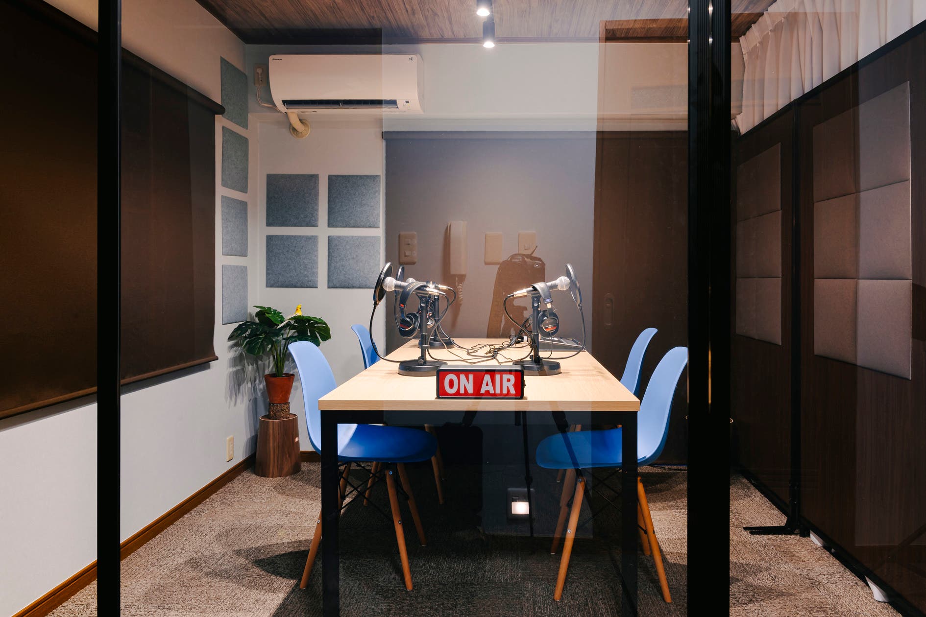 ラジオ番組・ポッドキャスト・YouTube撮影に最適！港区白金の防音スタジオの写真2