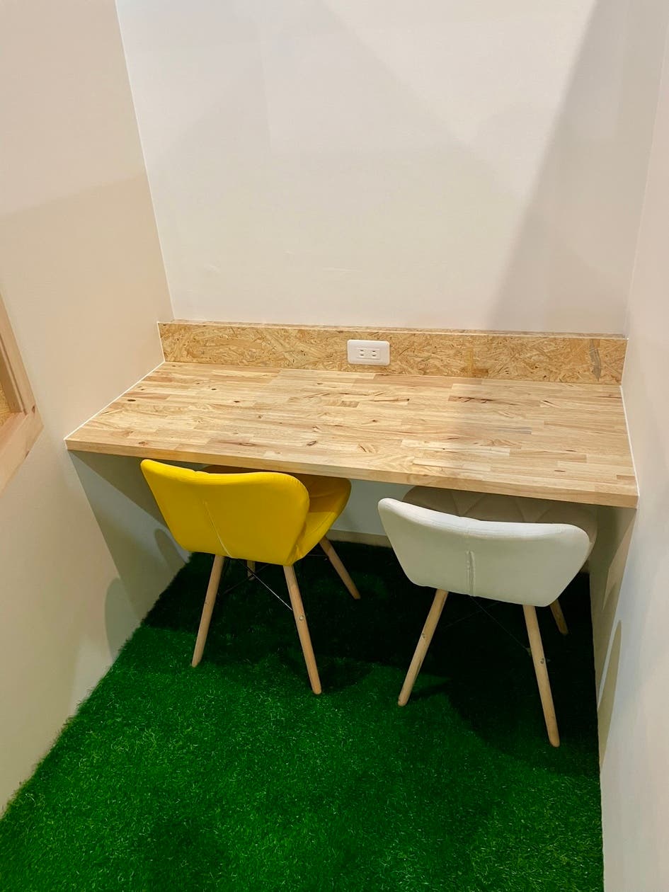 カメリアガーデン幸田内！最大2名利用OK✨ミーティング・勉強・作業に最適な個室空間🍔🥤飲食持ち込みOK＆大型駐車場無料！の写真1