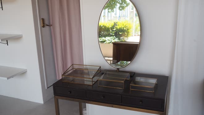 横浜駅/モルタル床に白壁の撮影スタジオ・ポップアップスペースの写真10