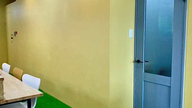 喜志駅徒歩すぐ!1名個室ブース✨周囲を気にせずオンライン会議💻勉強に集中できるあなた専用の空間🍔🥤飲食持ち込みOK!の写真2