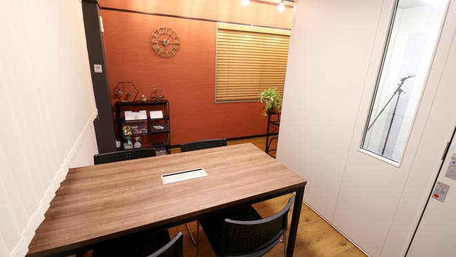 【浦和駅徒歩4分の防音室♪】防音TV会議・レッスン・音録りスタジオに♪浦わ防音部屋。の写真3