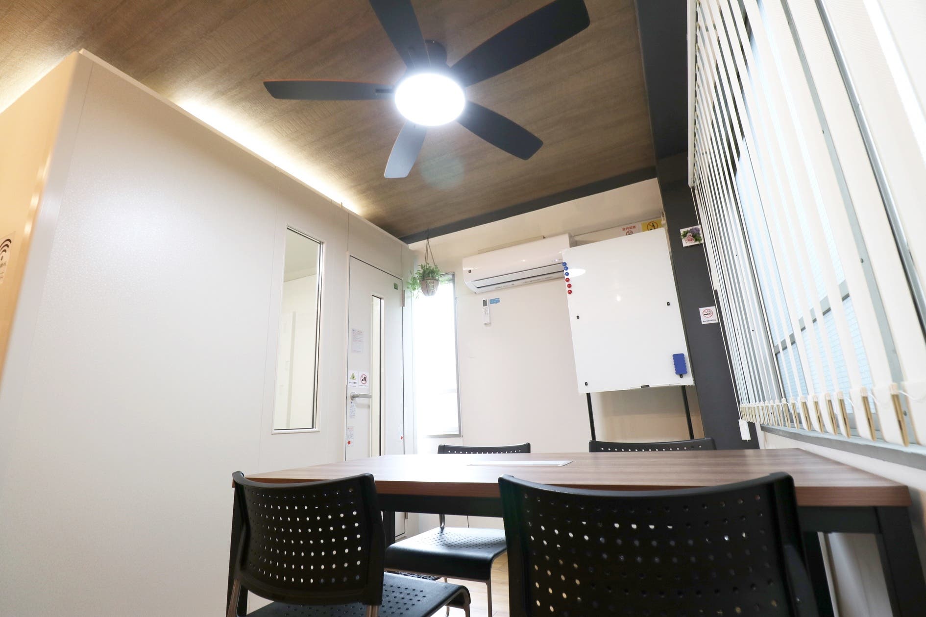 【浦和駅徒歩4分の防音室♪】防音TV会議・レッスン・音録りスタジオに♪浦わ防音部屋。の写真4