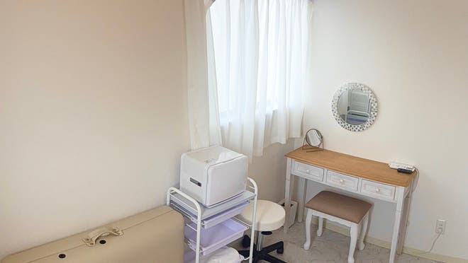 カフェ併設で気軽に、ママ会、ワークショップやセラピーに最適の写真2