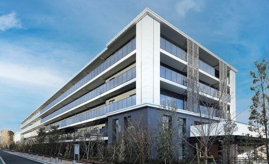 新築のとてもキレイなスペースです！大きな鏡も荷物棚も完備！の写真4