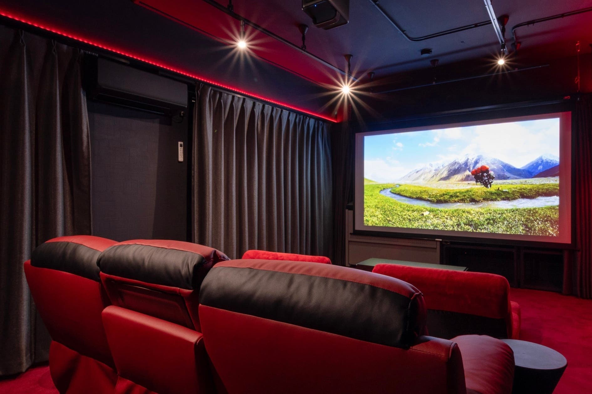 池袋駅7分🚶‍♀️専用映画館🎞️大型プロジェクター🎥おしゃれデート💞1日1回スタッフ完全清掃の写真6