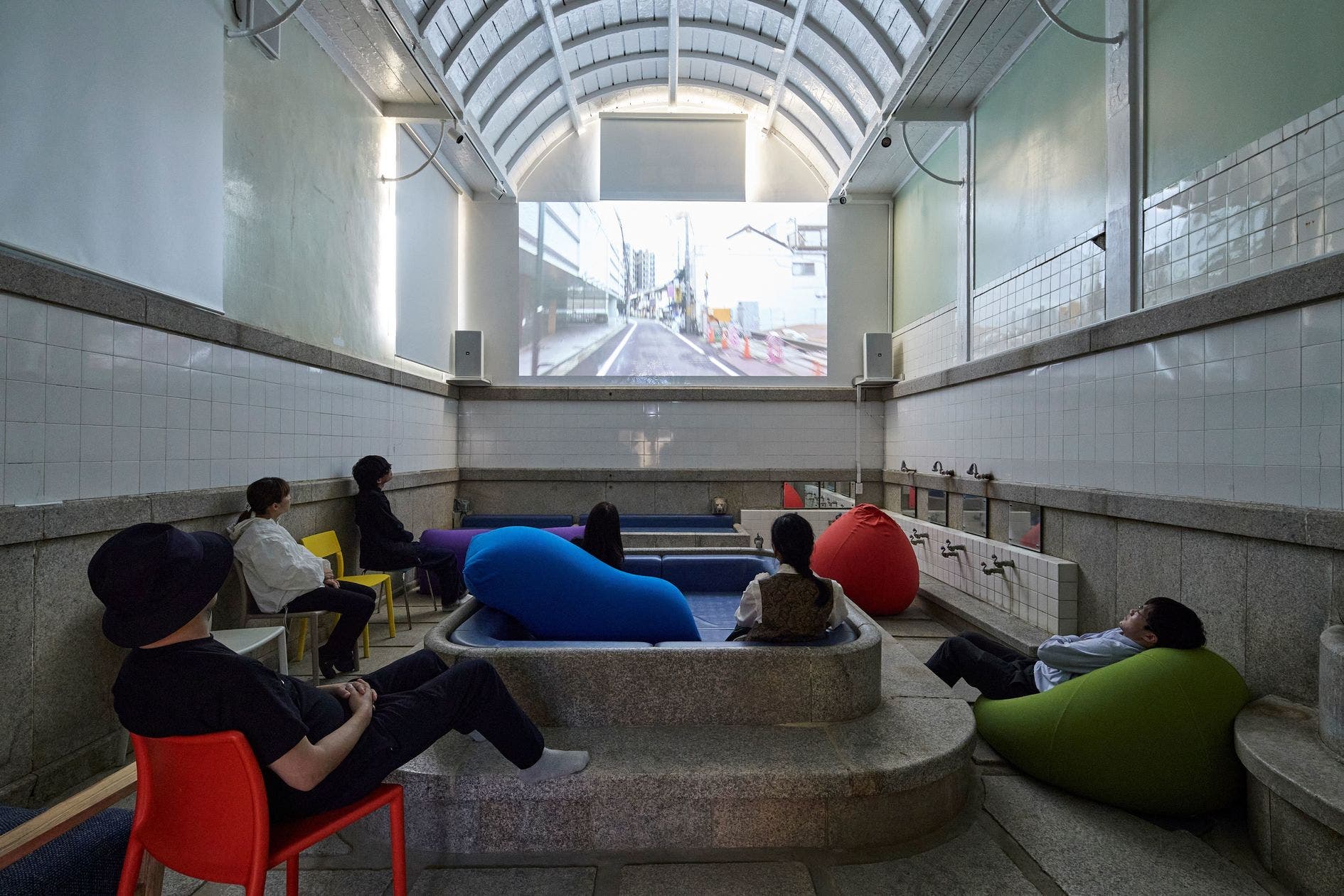 【関西空港駅から2駅】元銭湯の空間で鑑賞会やパーティーしませんか？の写真1
