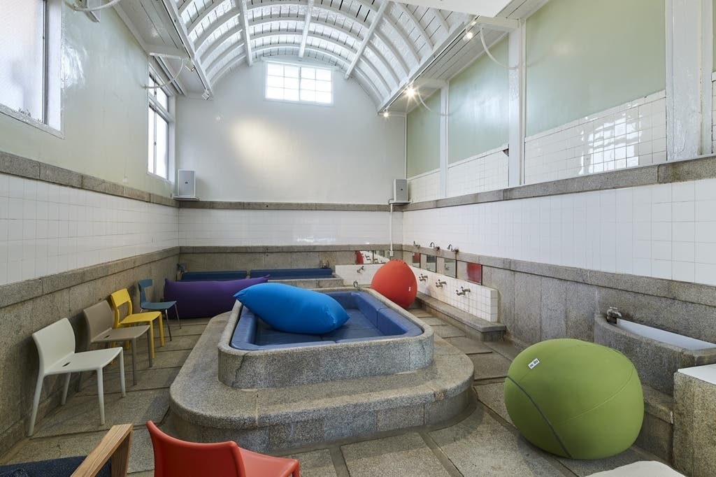 【関西空港駅から2駅】元銭湯の空間で鑑賞会やパーティーしませんか？の写真2