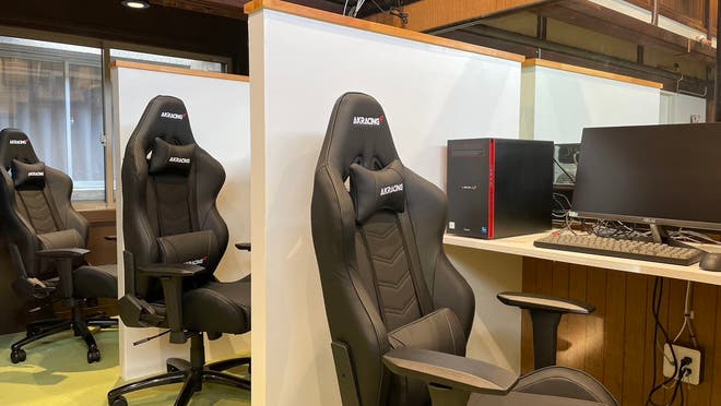 【関西空港駅から2駅】元銭湯のレトロな空間にゲーミングPC完備!の写真1