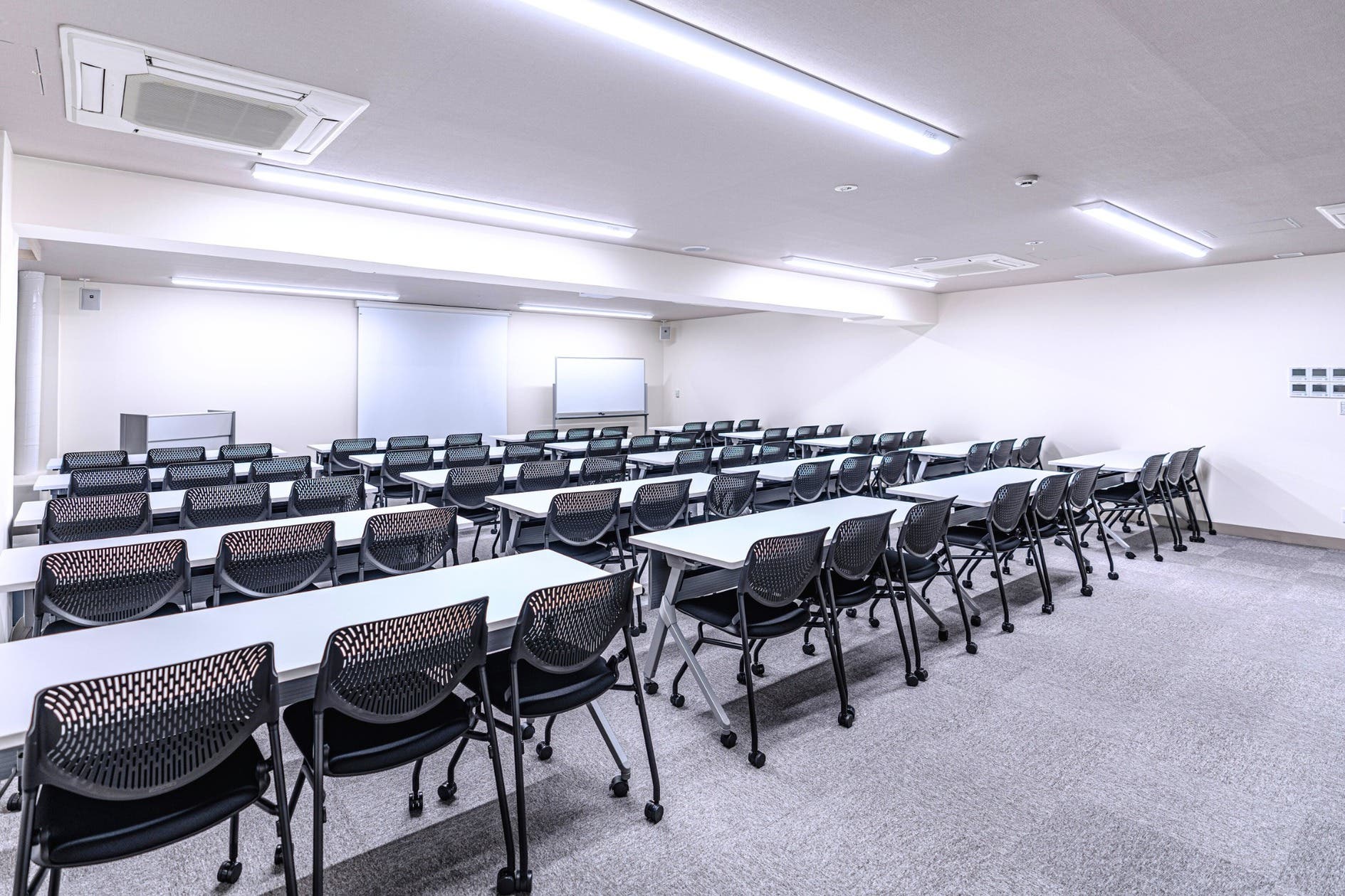 【新橋7分・銀座5分】ビジネスやセミナー利用に最適な全15室✨プロジェクター完備✨N401｜研修・試験・講演会・懇親会にの写真1