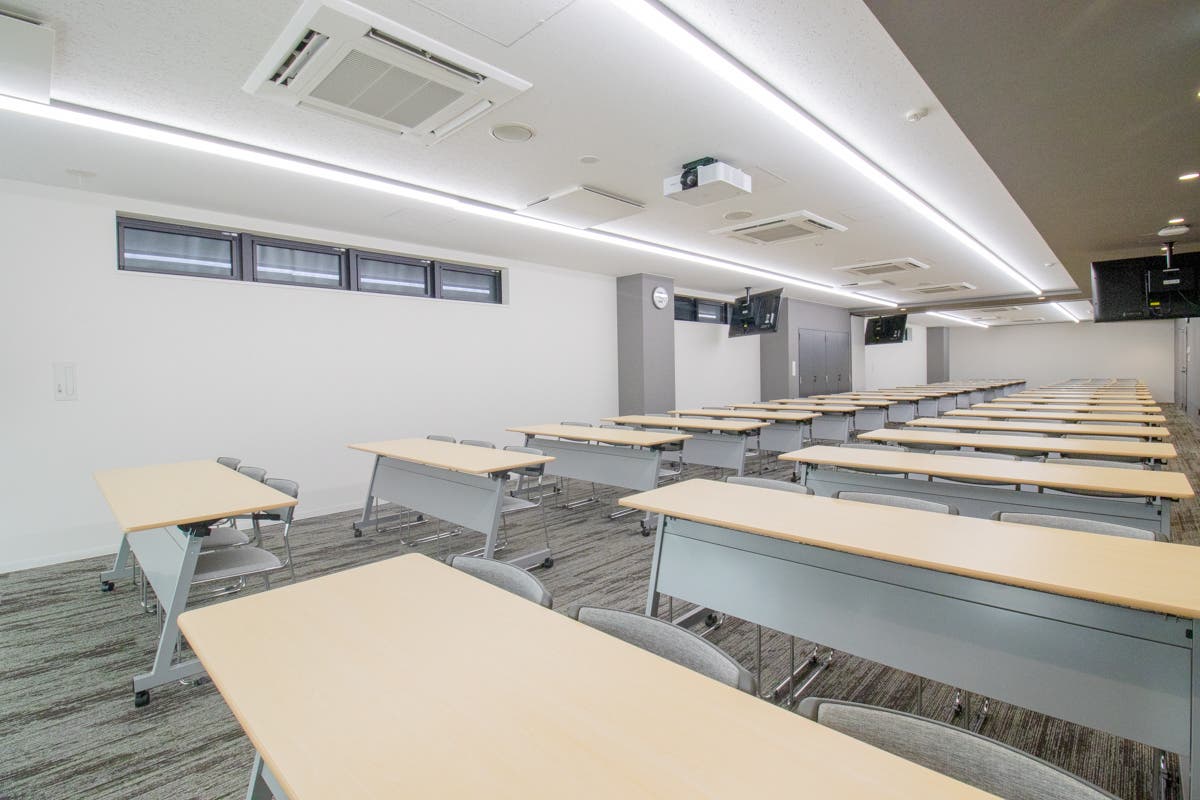 【博多駅2分！定員102名】プロジェクター・WiFi・マイク！ふれあい貸し会議室Premium トヨタレンタリース博多駅前A+Bの写真4