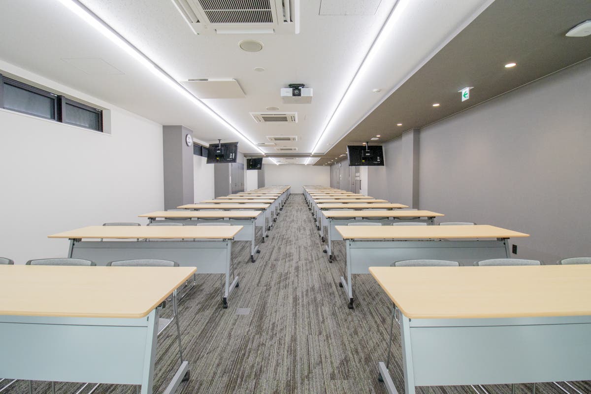 【博多駅2分！定員102名】プロジェクター・WiFi・マイク！ふれあい貸し会議室Premium トヨタレンタリース博多駅前A+Bの写真5