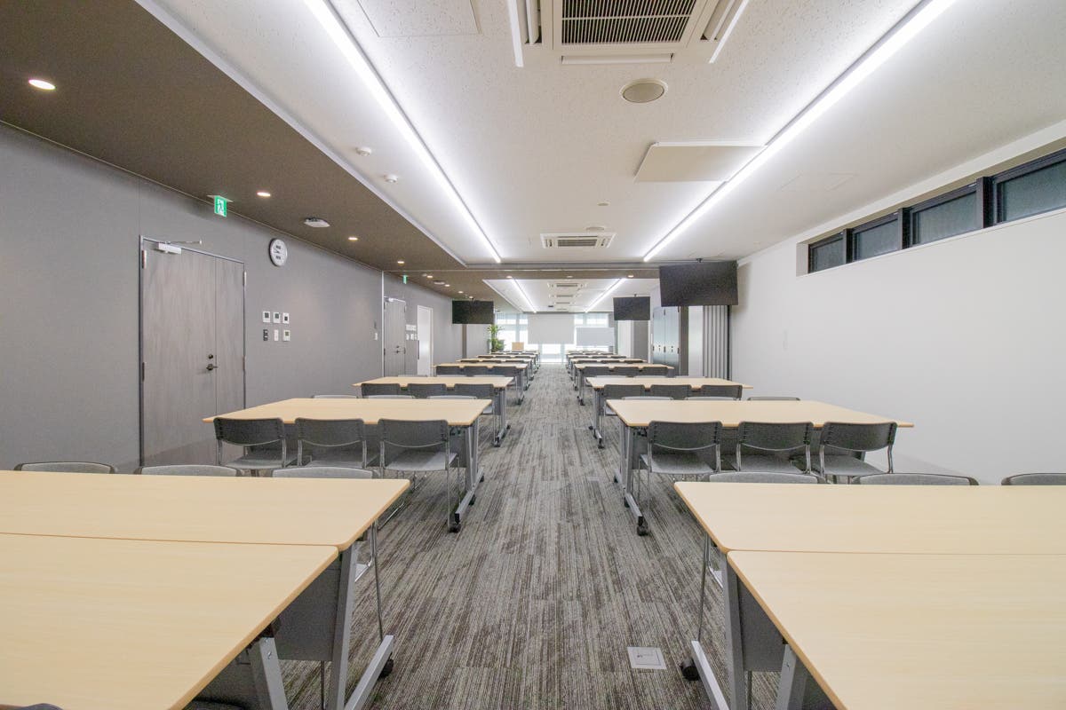 【博多駅2分！定員102名】プロジェクター・WiFi・マイク！ふれあい貸し会議室Premium トヨタレンタリース博多駅前A+Bの写真7