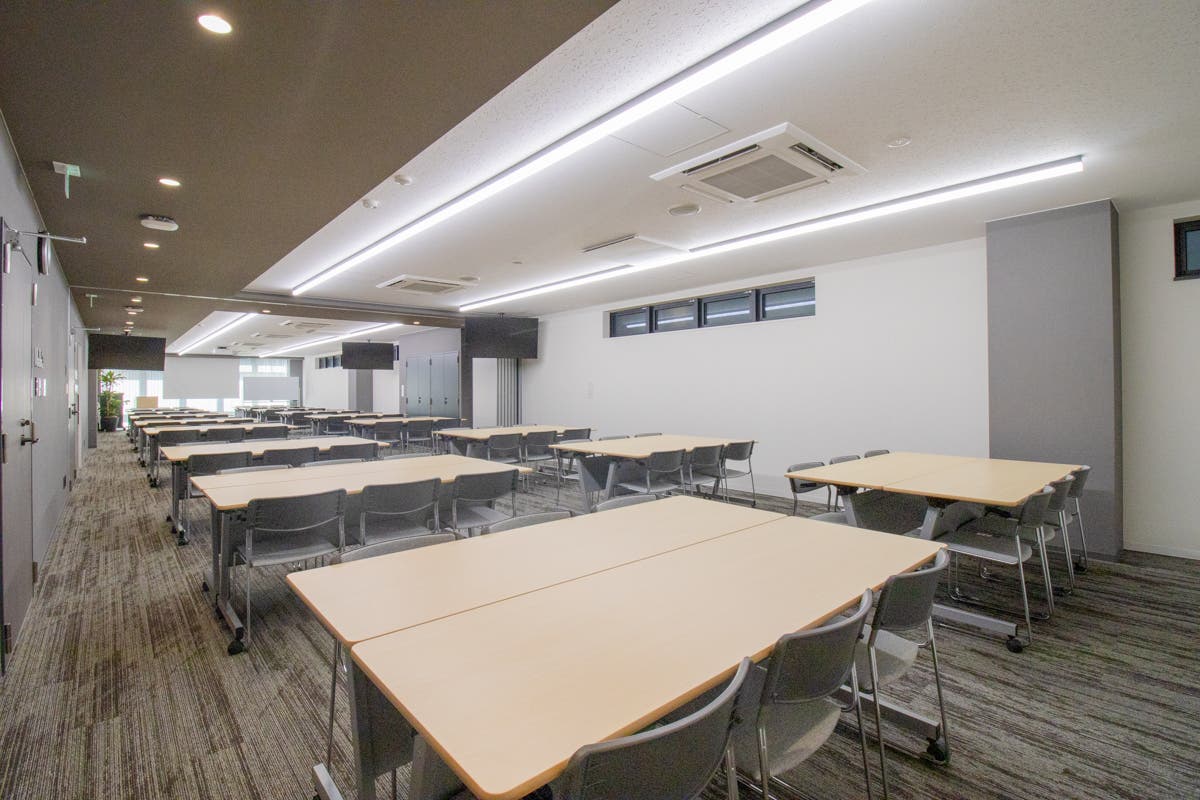 【博多駅2分！定員102名】プロジェクター・WiFi・マイク！ふれあい貸し会議室Premium トヨタレンタリース博多駅前A+Bの写真8