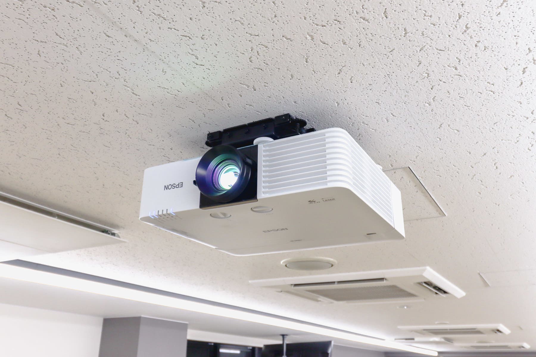 【博多駅2分！定員102名】プロジェクター・WiFi・マイク！ふれあい貸し会議室Premium トヨタレンタリース博多駅前A+Bの写真26