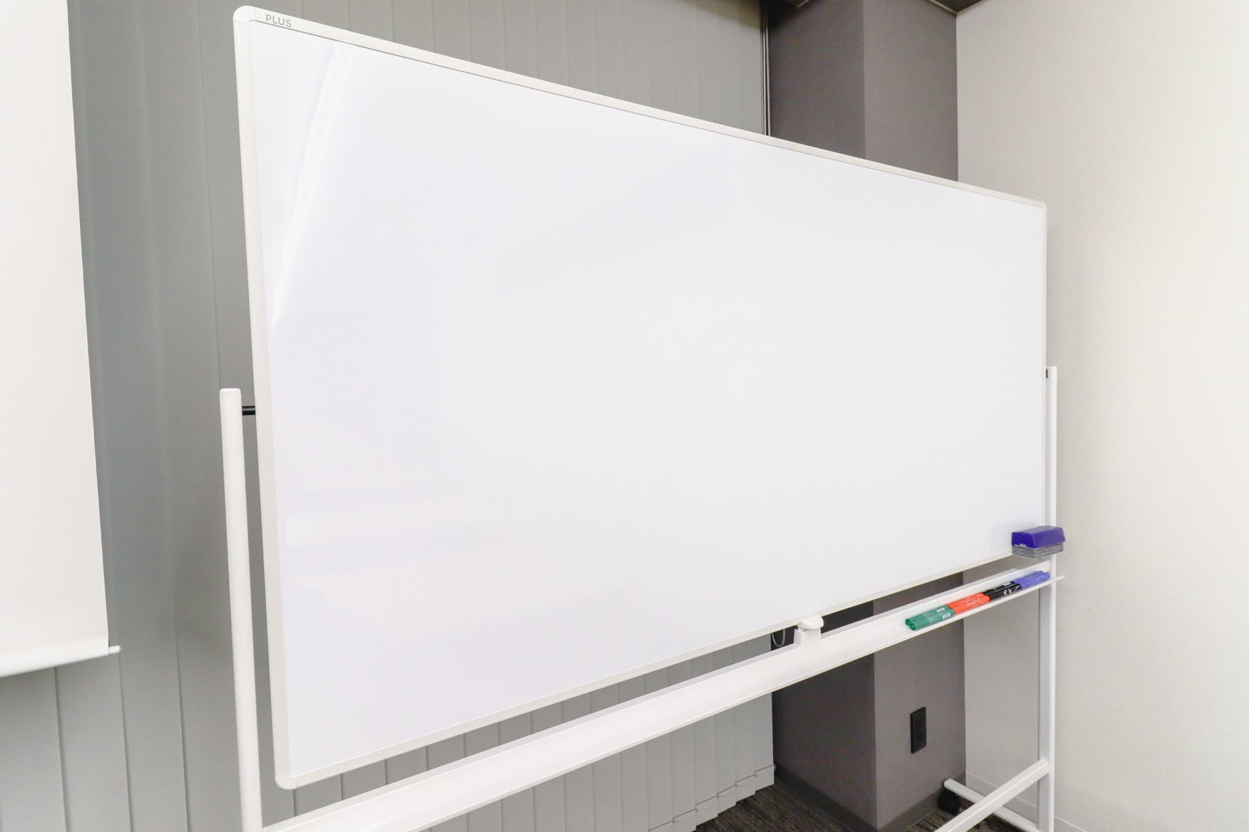 【博多駅2分！定員102名】プロジェクター・WiFi・マイク！ふれあい貸し会議室Premium トヨタレンタリース博多駅前A+Bの写真30