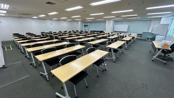 5階LL会議室【水道橋駅 6分】108名着席可能!会議・セミナーに最適な会議室☆無料Wi-Fiあり!の写真1