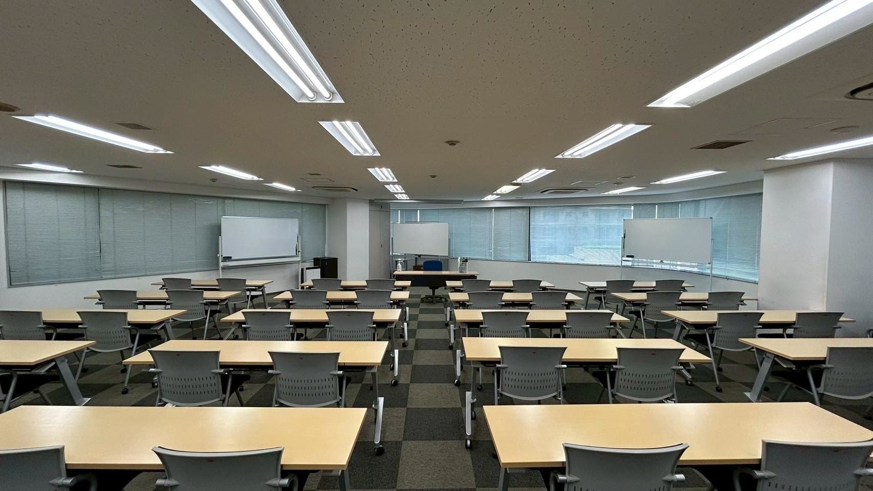 5階L会議室【水道橋駅 6分】72名着席可能！会議・セミナーに最適な会議室☆無料Wi-Fiあり！の写真3