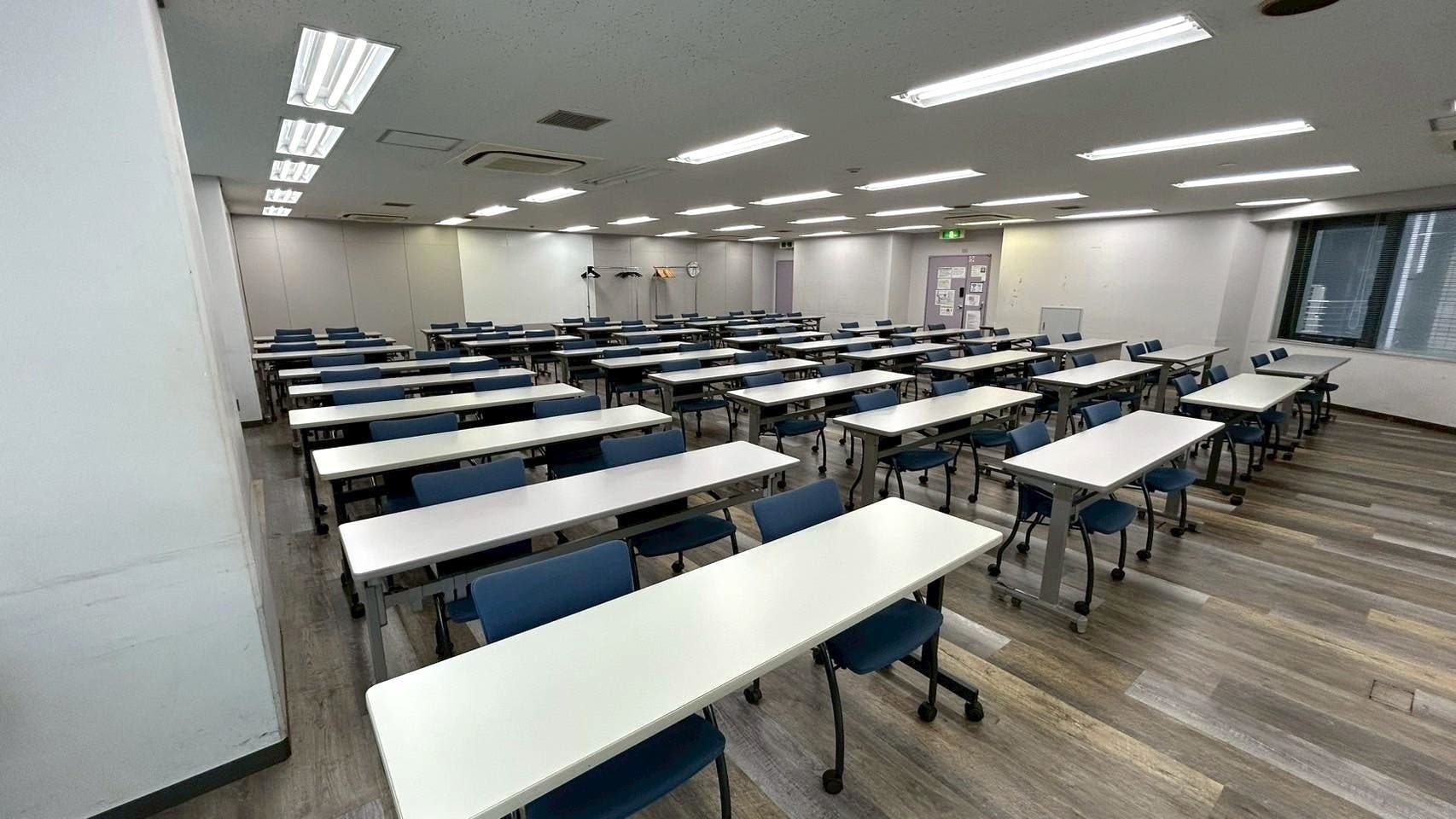 4階XL会議室【水道橋駅 6分】100名着席可能！会議・セミナーに最適な会議室☆無料Wi-Fiあり！の写真1