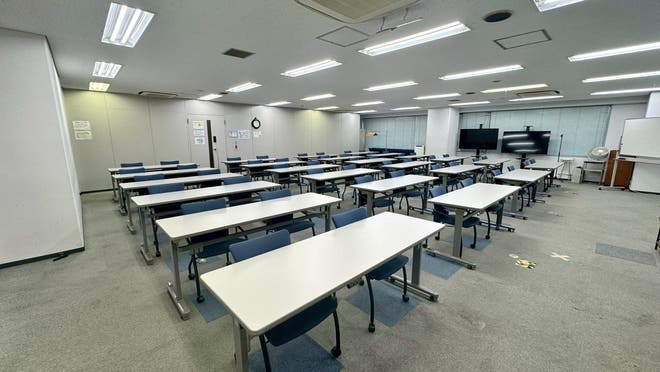 3階L会議室【水道橋駅 6分】72名着席可能!会議・セミナーに最適な会議室☆無料Wi-Fiあり!の写真1