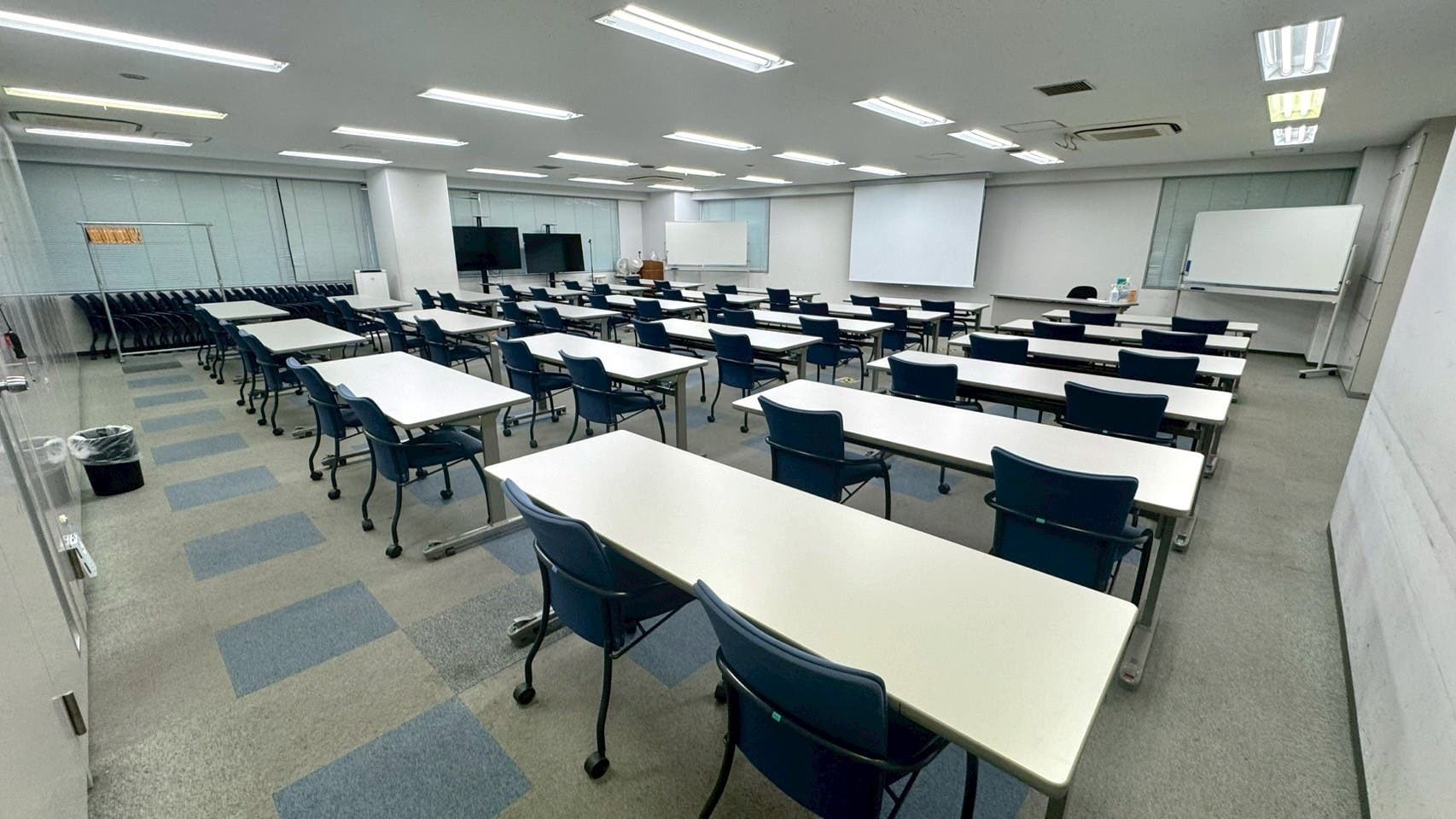 3階L会議室【水道橋駅 6分】72名着席可能！会議・セミナーに最適な会議室☆無料Wi-Fiあり！の写真4