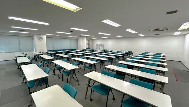 2階LL会議室【水道橋駅 6分】108名着席可能!会議・セミナーに最適な会議室☆無料Wi-Fiあり!の写真2