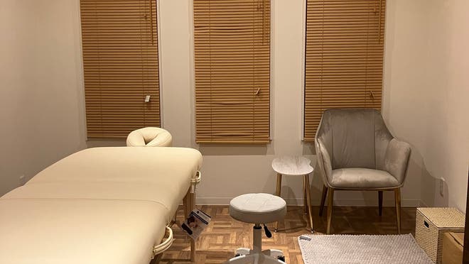 木更津駅西口徒歩3分!エステ、マッサージ、パーソナルカラー診断、カウンセリングなど用途様々の写真1