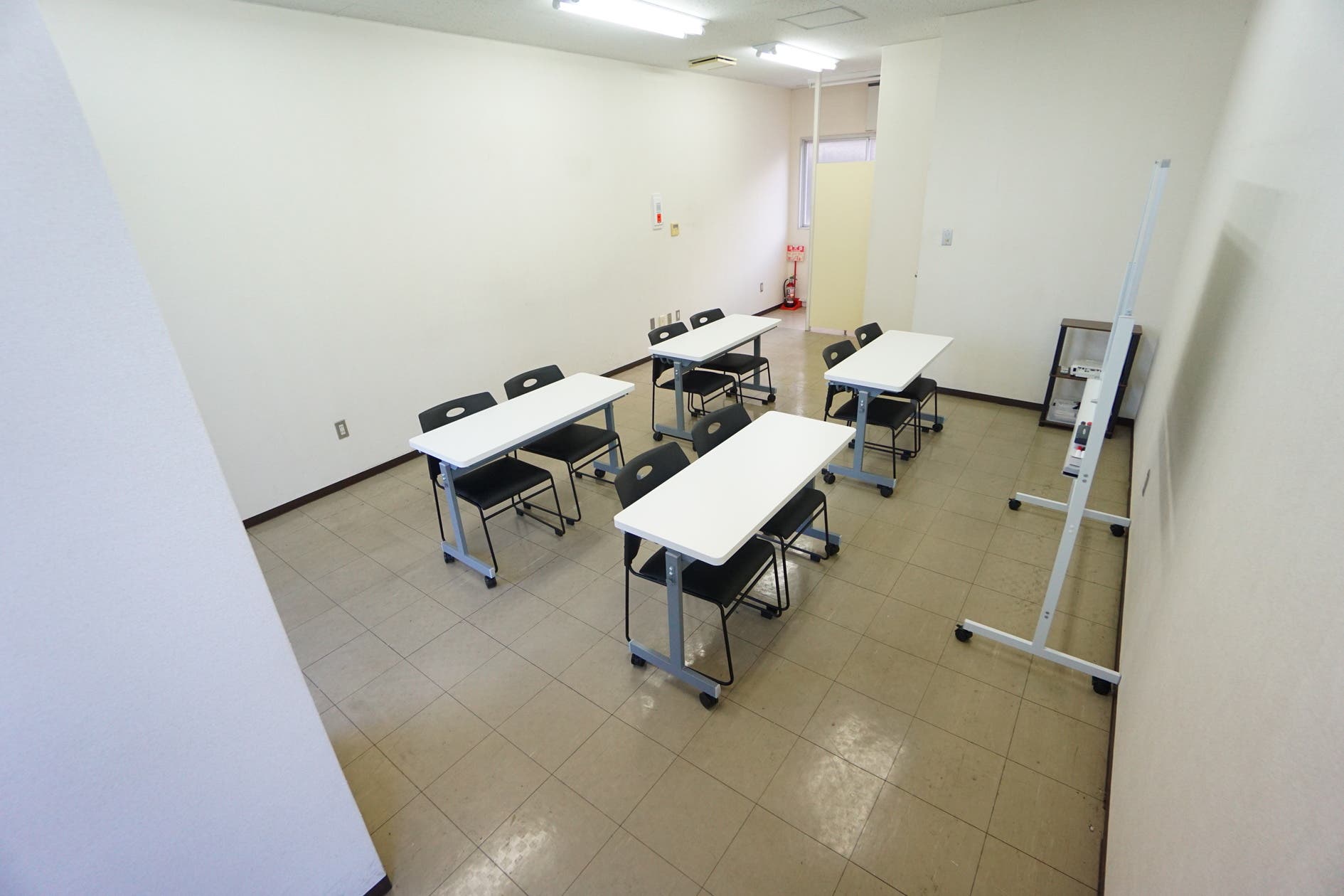 ＜ヴェルミ106貸会議室＞大雄山駅徒歩1分🚃完全個室✨Wi-Fi📶プロジェクター🎥会議/商談/ワークショップの写真9