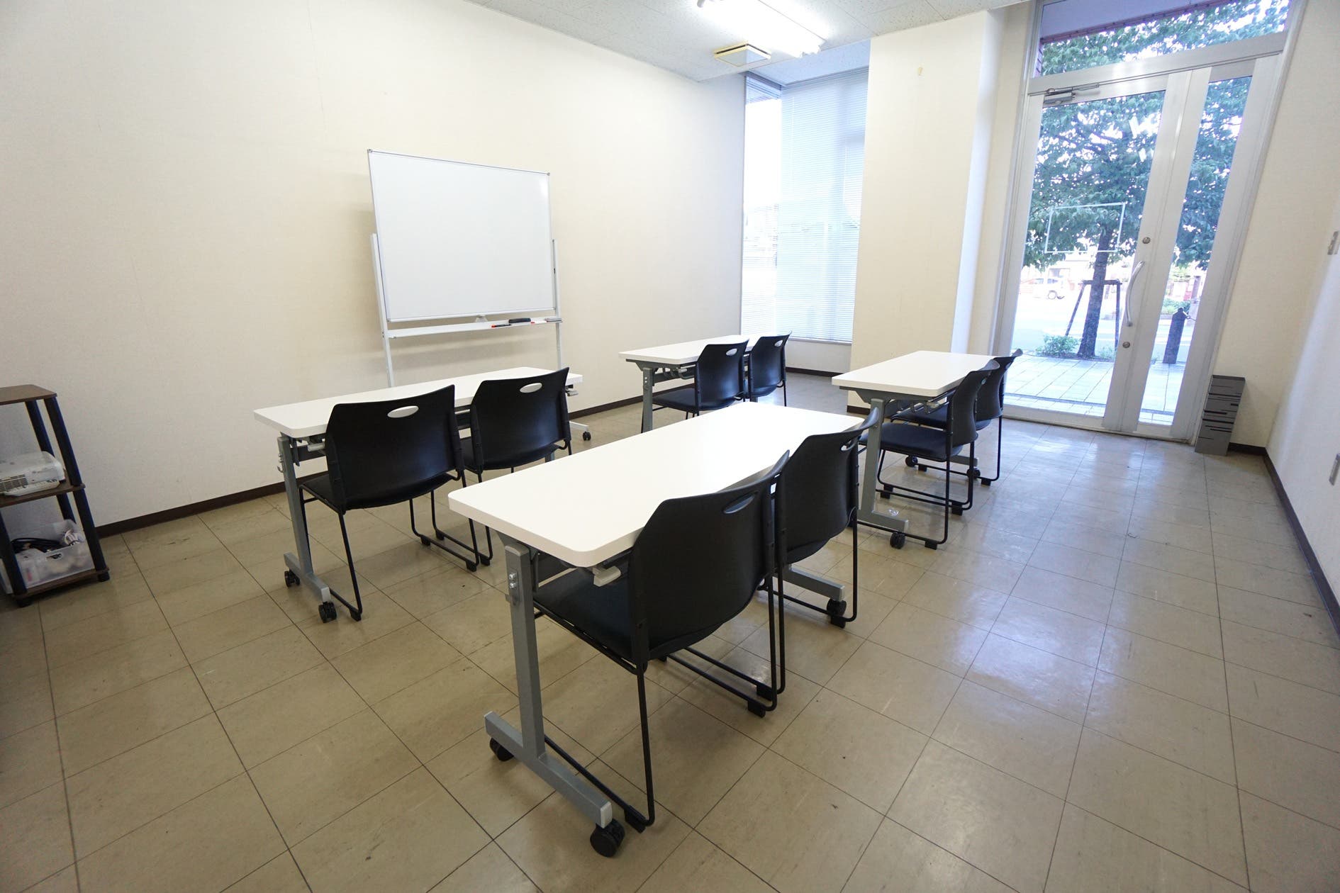 ＜ヴェルミ106貸会議室＞大雄山駅徒歩1分🚃完全個室✨Wi-Fi📶プロジェクター🎥会議/商談/ワークショップの写真2