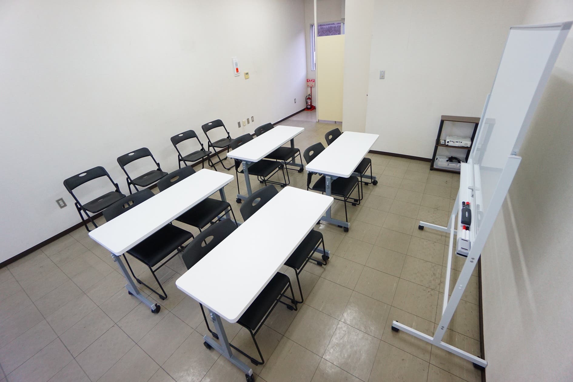 ＜ヴェルミ106貸会議室＞大雄山駅徒歩1分🚃完全個室✨Wi-Fi📶プロジェクター🎥会議/商談/ワークショップの写真11