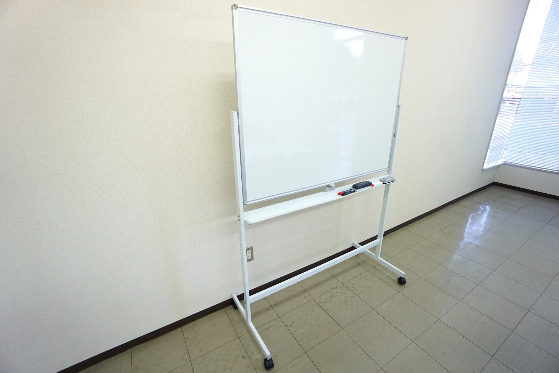 ＜ヴェルミ106貸会議室＞大雄山駅徒歩1分🚃完全個室✨Wi-Fi📶プロジェクター🎥会議/商談/ワークショップの写真15