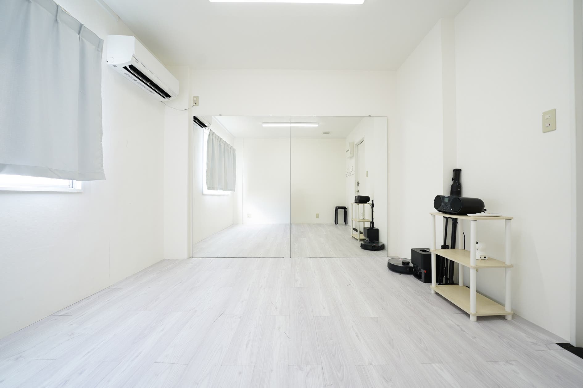 ✨ 【大口駅2分】少人数向けミニ鏡張りスタジオ｜ダンス・撮影・クリスマス撮影・レッスン・推し活・コスプレ｜11㎡の写真2