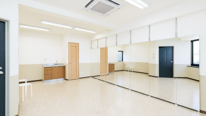 熊谷駅前徒歩1分💃✨少人数特化型スタジオ✨近くにコンビニ多数・レンタルダンススタジオ4階の写真1