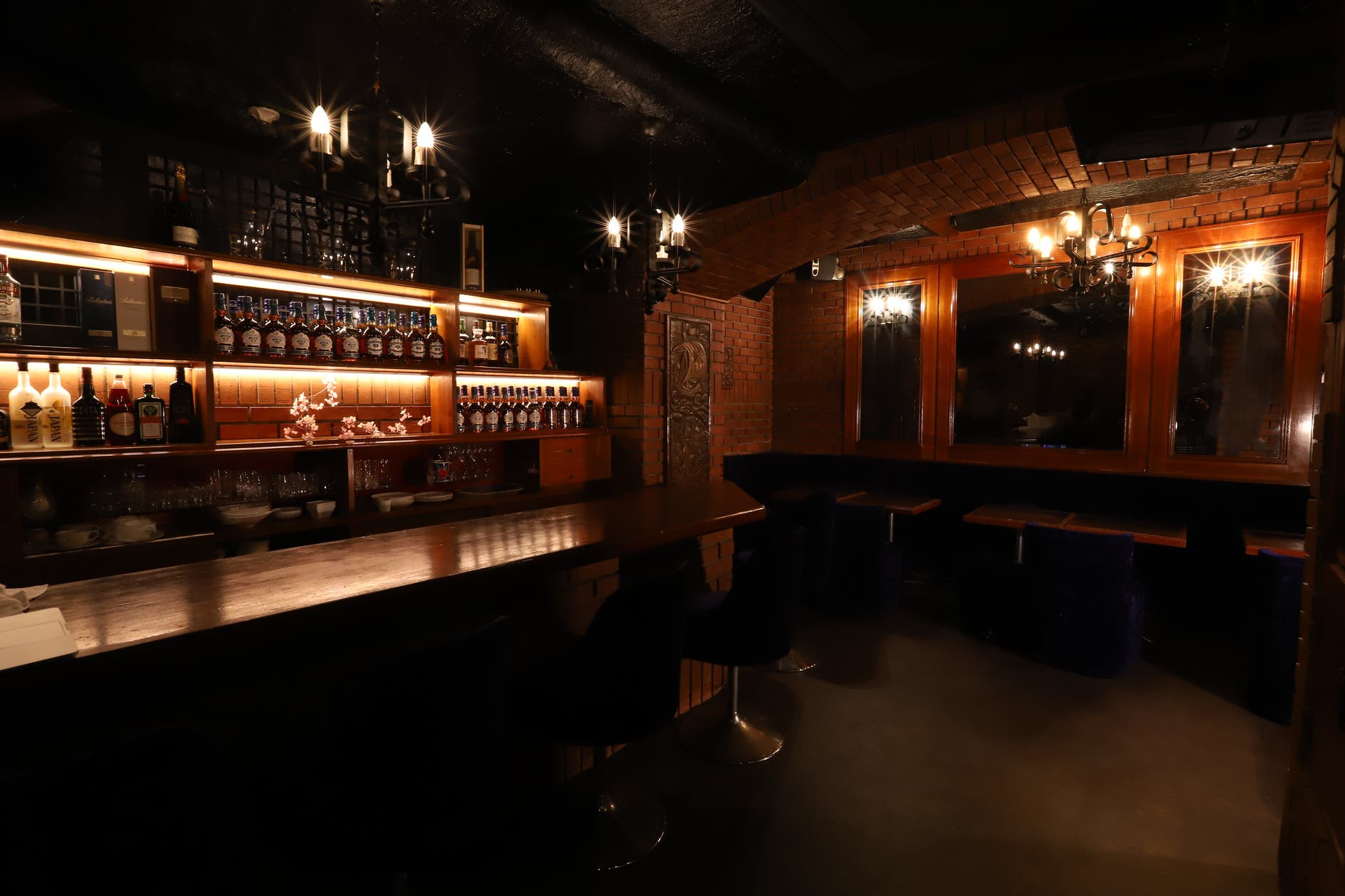 【新宿歌舞伎町】東新宿駅徒歩6分のお洒落スナックバーの写真1