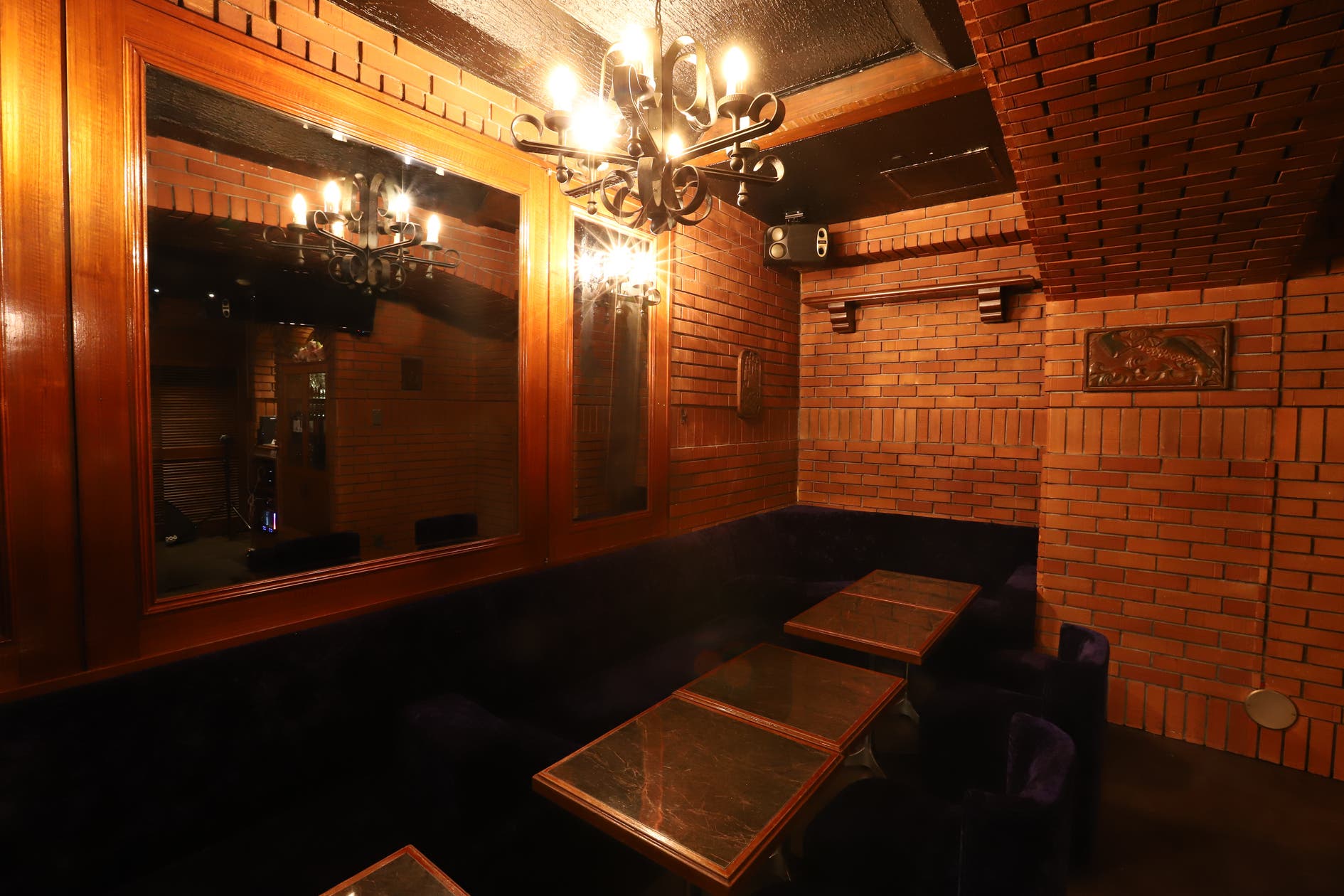 【新宿歌舞伎町】東新宿駅徒歩6分のお洒落スナックバーの写真3