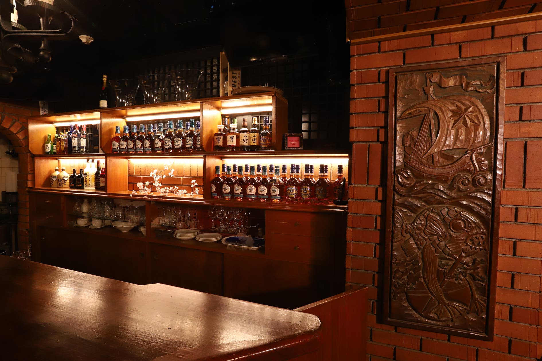 【新宿歌舞伎町】東新宿駅徒歩6分のお洒落スナックバーの写真2