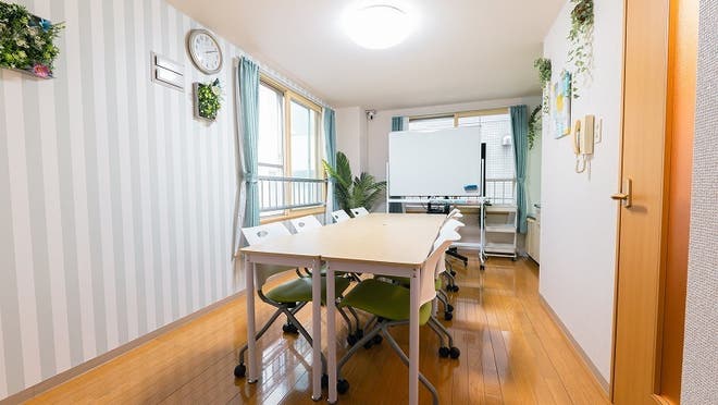 ⭐21番出口から4分!最大14名利用可!⭐55型モニタ/光回線/WiFi/FireTV/施術台2台全無料の写真3