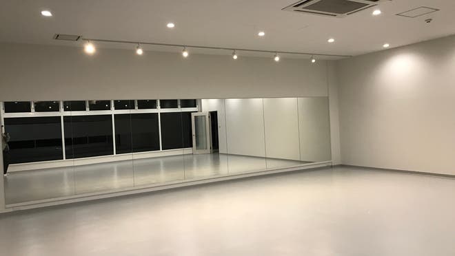 大きな鏡でダンス、ヨガなどの利用!!Aスタジオの写真1