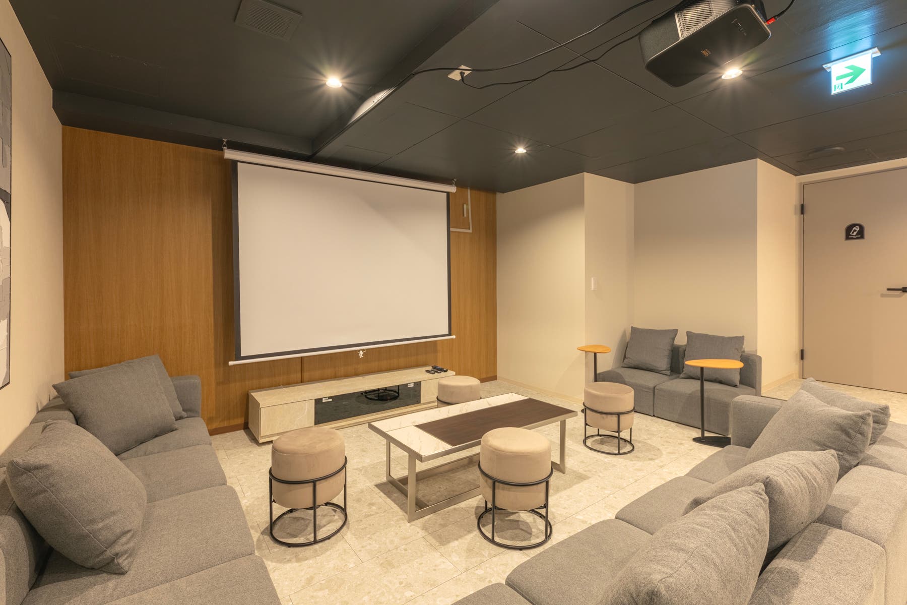 スペモ✨クリスマス🎄歓送迎会🕯️映画鑑賞✨パーティー🥂キッチン🍳会議📝726_SpemoLIVING新橋南の写真18