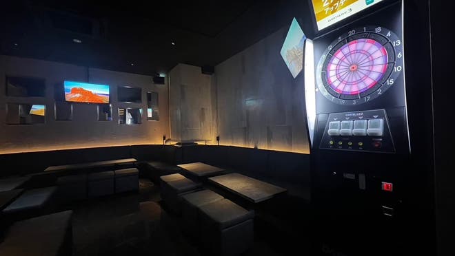 西麻布交差点すぐ!30〜40名利用OK|ダーツ・カラオケ完備のフロアスペースの写真2