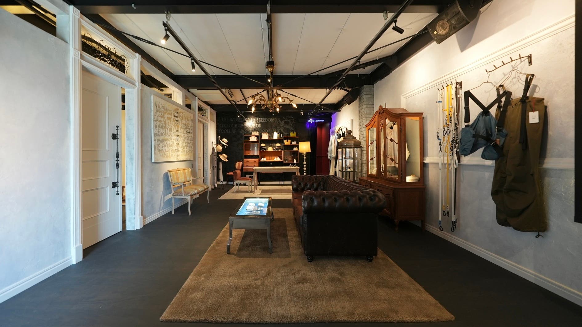 【134号線沿い／鵠沼海岸徒歩2分】まるで西部劇の舞台のようなアメリカンな貸切スペースの写真9