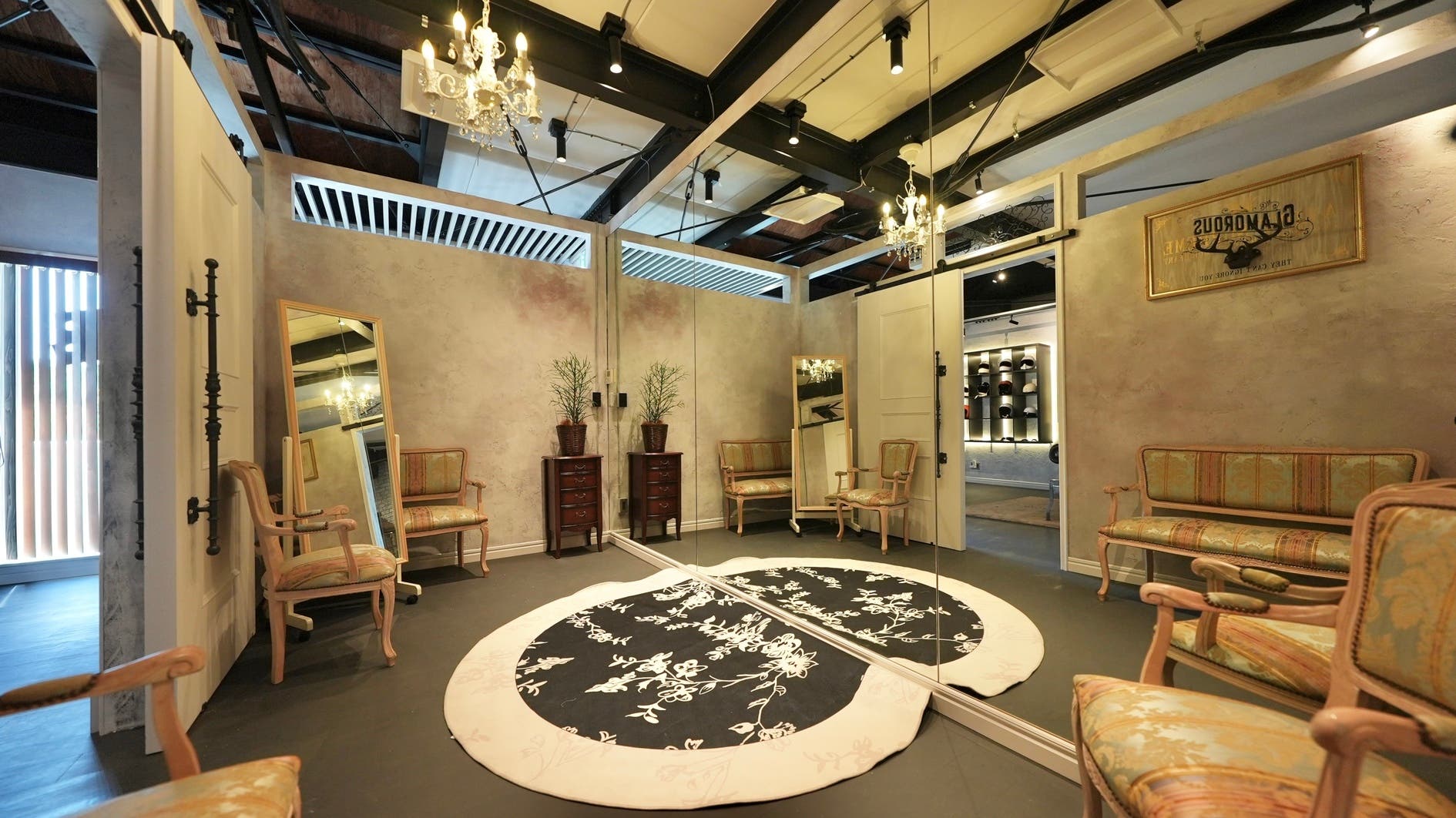 【134号線沿い／鵠沼海岸徒歩2分】まるで西部劇の舞台のようなアメリカンな貸切スペースの写真12