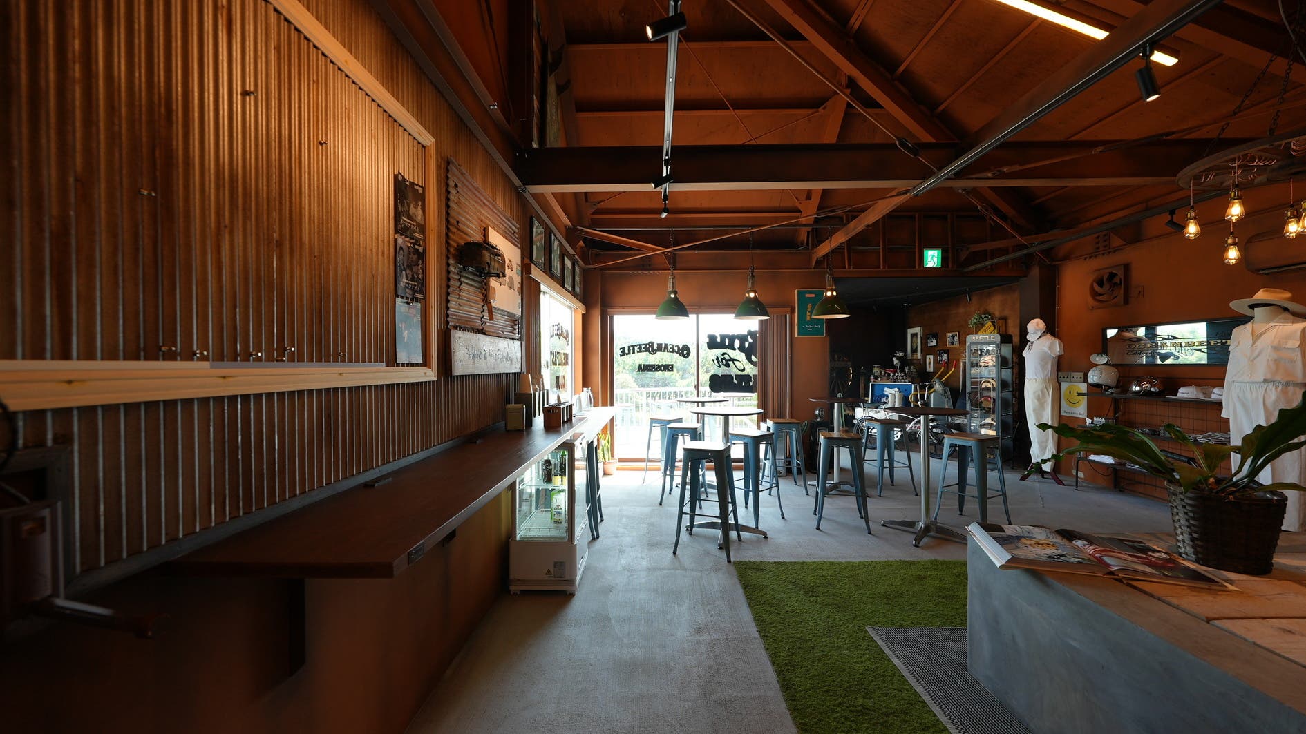 【134号線沿い／鵠沼海岸徒歩2分】まるで西部劇の舞台のようなアメリカンな貸切スペースの写真4