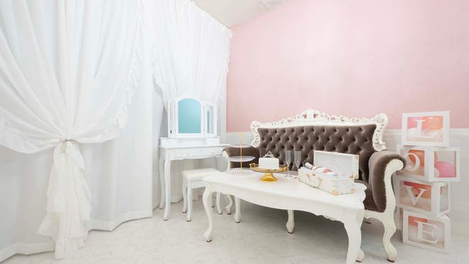 🎉北千住駅近💖選べる4面背景(黒/白/ピンク/水色)🎀ドレス有|47インチモニター|推し活生誕祭|ポートレート|商用の写真4