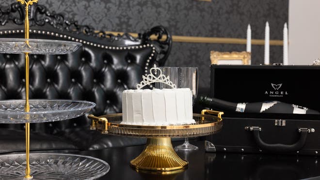 🎉北千住駅近💖選べる4面背景(黒/白/ピンク/水色)🎀ドレス有|47インチモニター|推し活生誕祭|ポートレート|商用の写真6