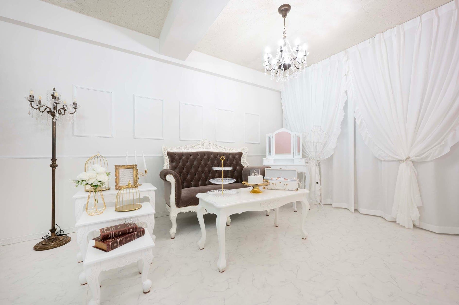 🎉北千住駅近💖選べる4面背景(黒/白/ピンク/水色)🎀ドレス有｜47インチモニター｜推し活生誕祭｜ポートレート｜商用の写真8