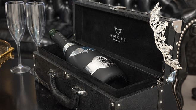 🎉北千住駅近💖選べる4面背景(黒/白/ピンク/水色)🎀ドレス有|47インチモニター|推し活生誕祭|ポートレート|商用の写真24