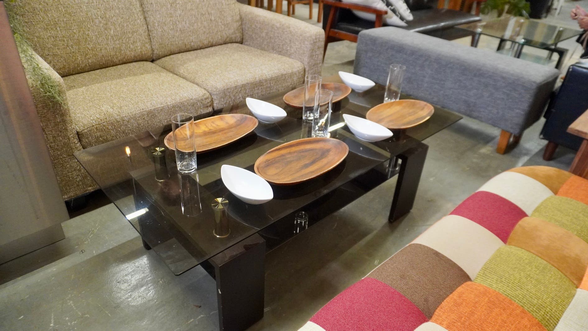 西大橋駅徒歩4分 四ツ橋徒歩8分 / 交流会や忘年会などで人気 / 20名以上のご利用可 / 緑をテーマしたキッチン付きスペースの写真12