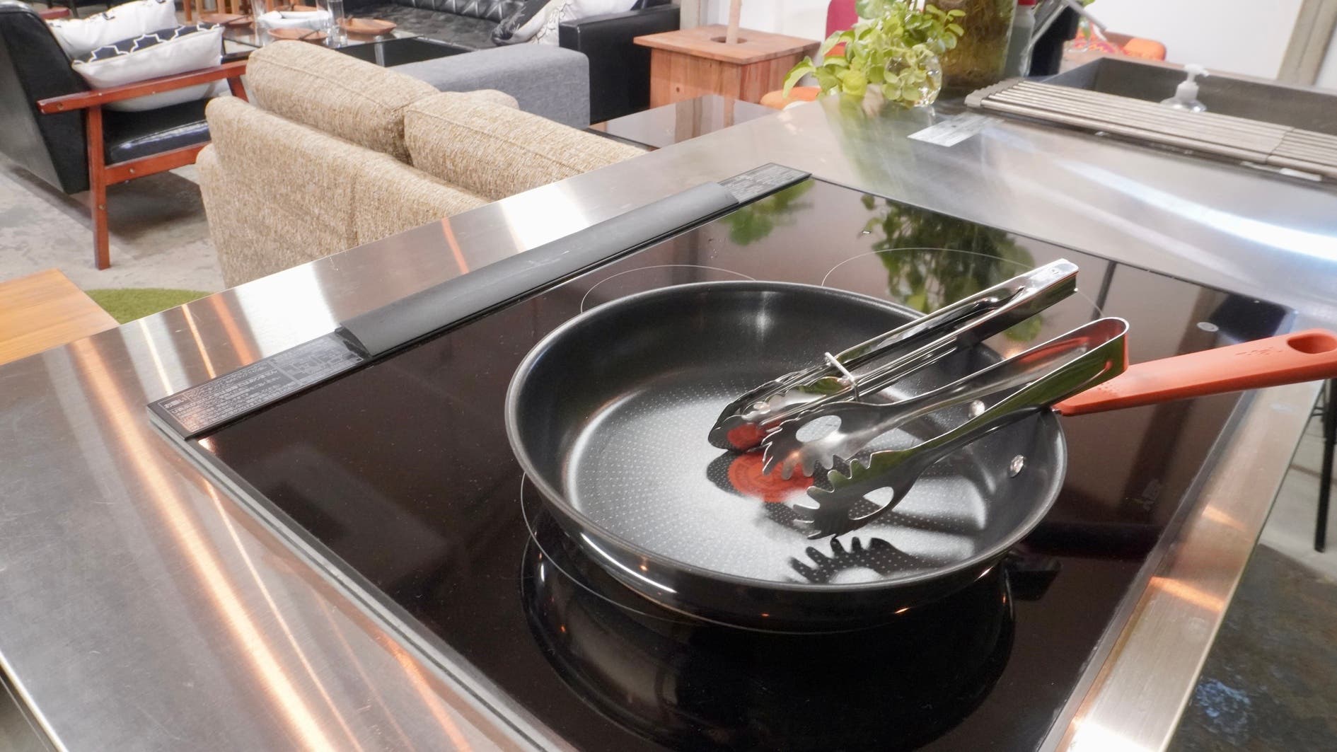 西大橋駅徒歩4分 四ツ橋徒歩8分 / 交流会や忘年会などで人気 / 20名以上のご利用可 / 緑をテーマしたキッチン付きスペースの写真14